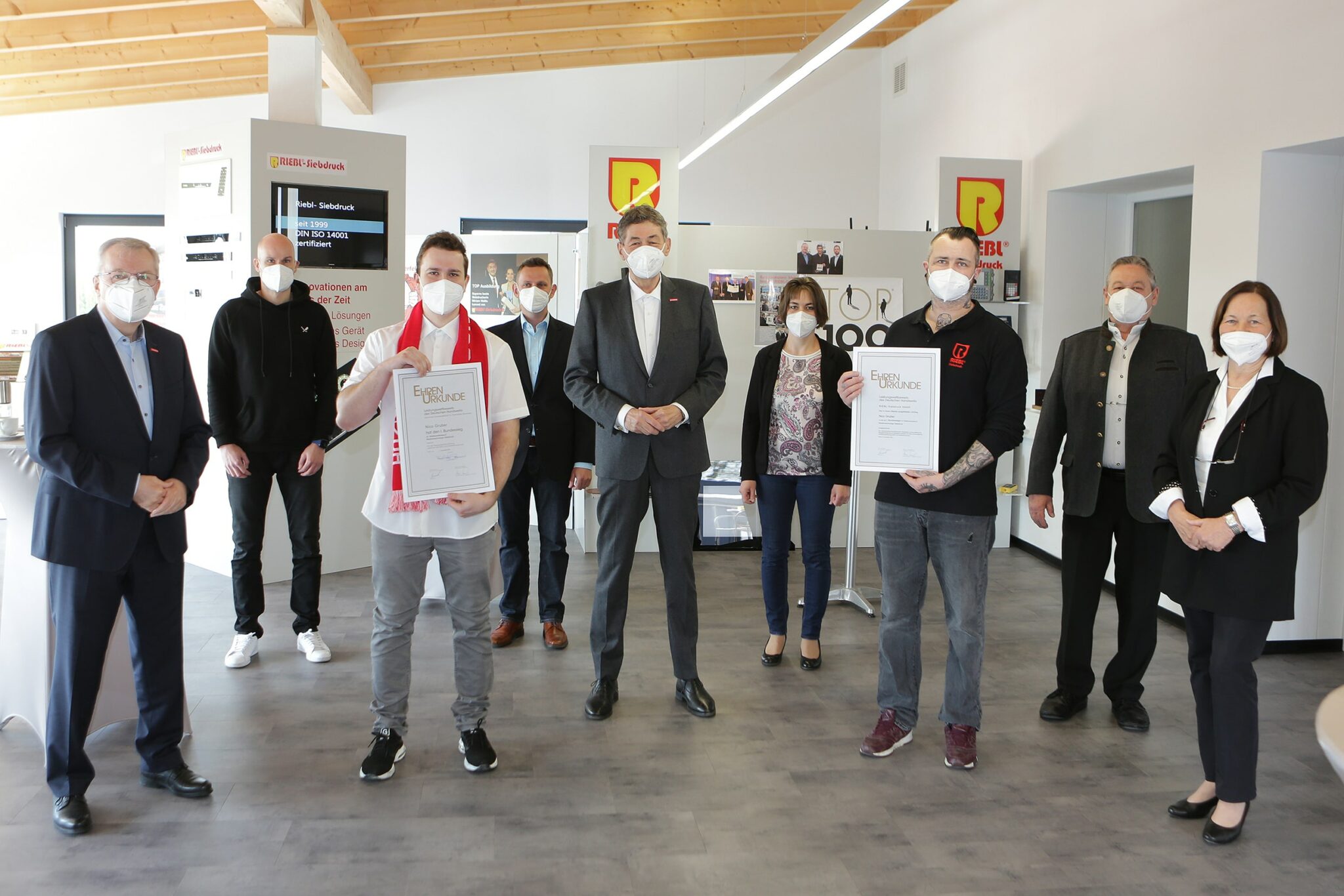 Offene Stellen - Riebl-Siebdruck GmbH